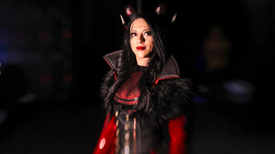 Stephanie Vaquer & Giulia Make Surprise Appearances On WWE Raw, Vaquer ...