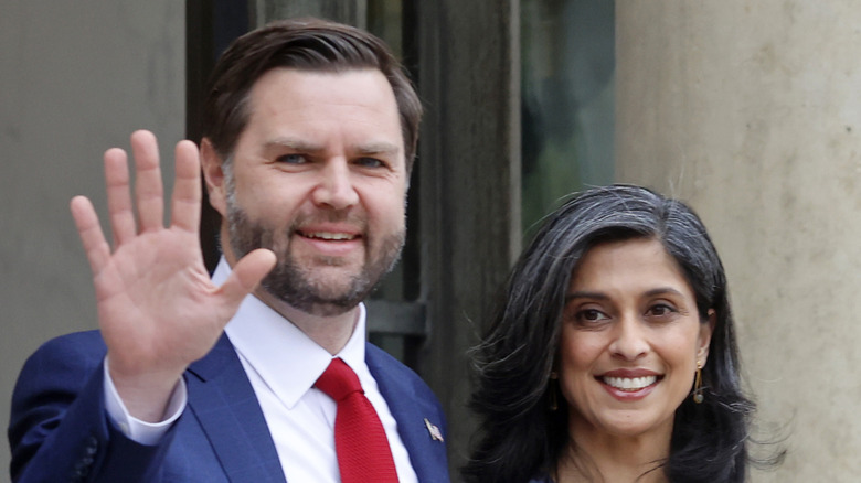 JD Vance Embarrassing Wife Usha Is Becoming A Habit (& We Get The ...