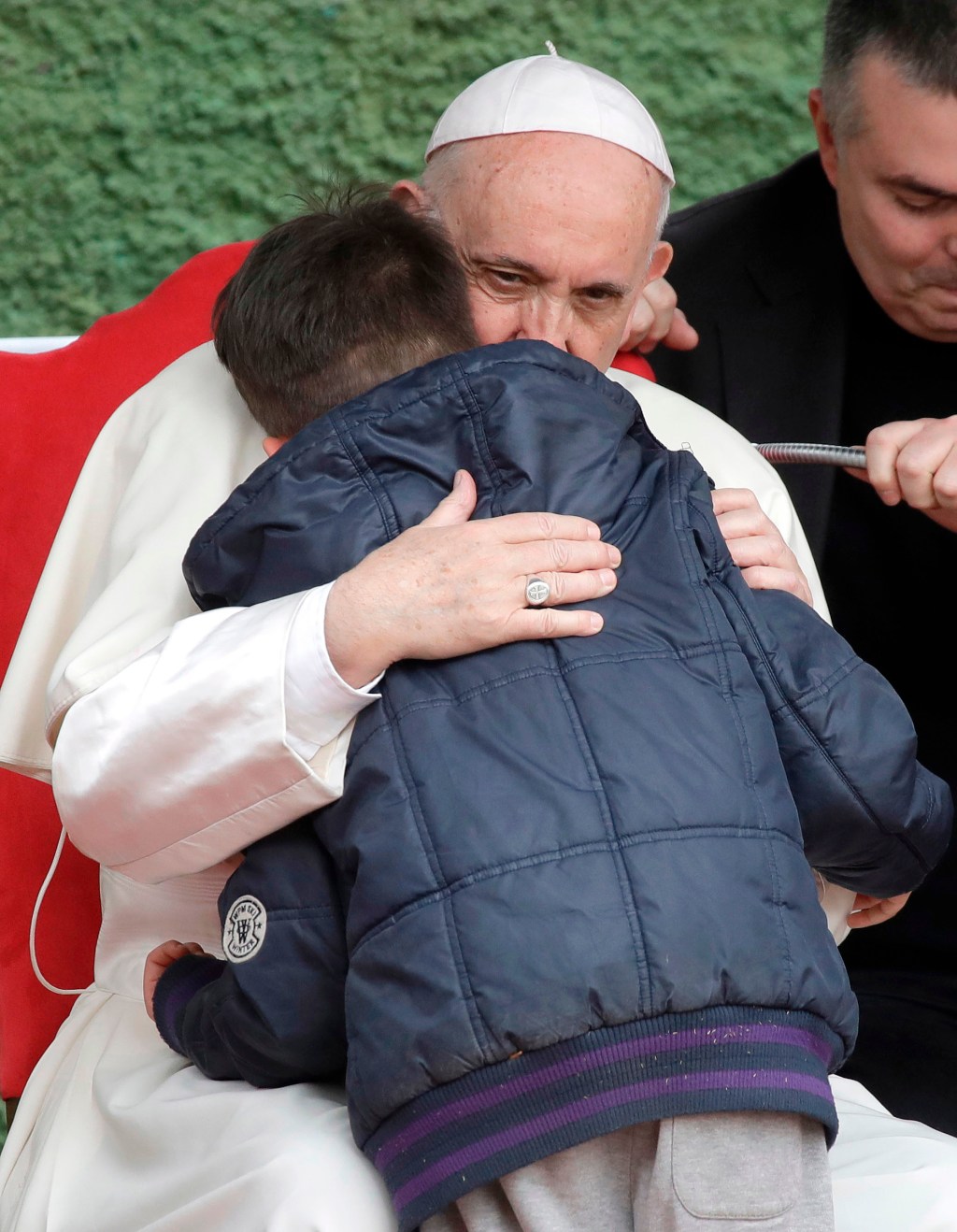 Tear-jerking moment Pope Francis consoles boy who asked if his dead ...