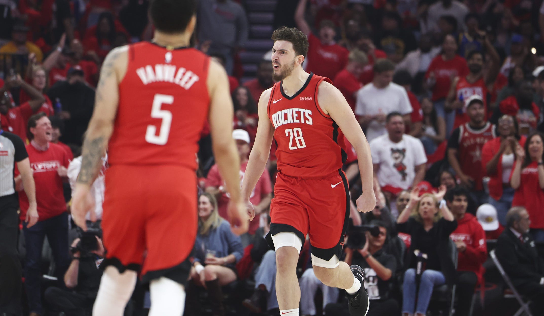 After home playoff opener, Rockets show appreciation to frenzied crowd