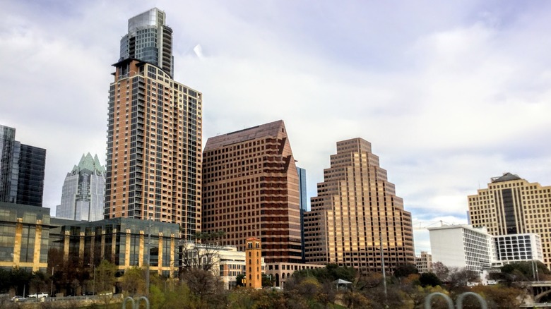 A Quirky Texas Attraction In The Heart Of Austin Is A Throwback 'Dime ...