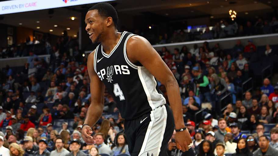 De'Aaron Fox Sends Message to Ja Morant After Spurs' Playoff Elimination