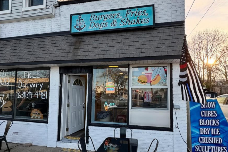 New burger and shake spot opens in Babylon, just in time for summer