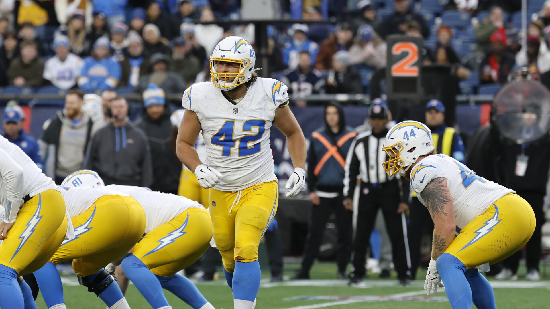 Chargers re-sign TE Tucker Fisk