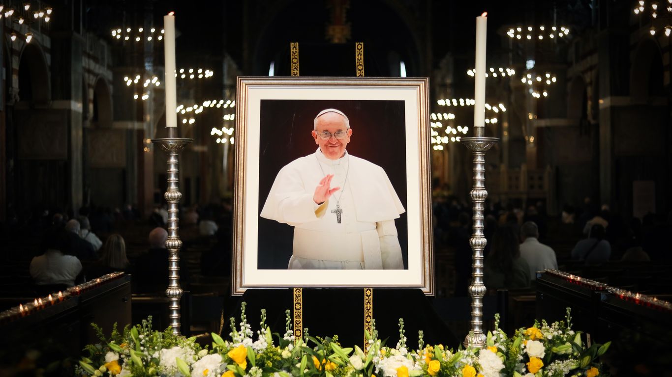 Pope's final wishes: To be laid to rest in a "simple" tomb "without ...
