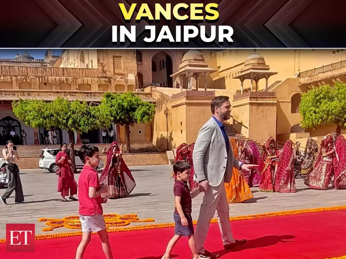 JD Vance Day 2 in India | US VP visits Amber Fort with wife, kids in Rajasthan's Jaipur