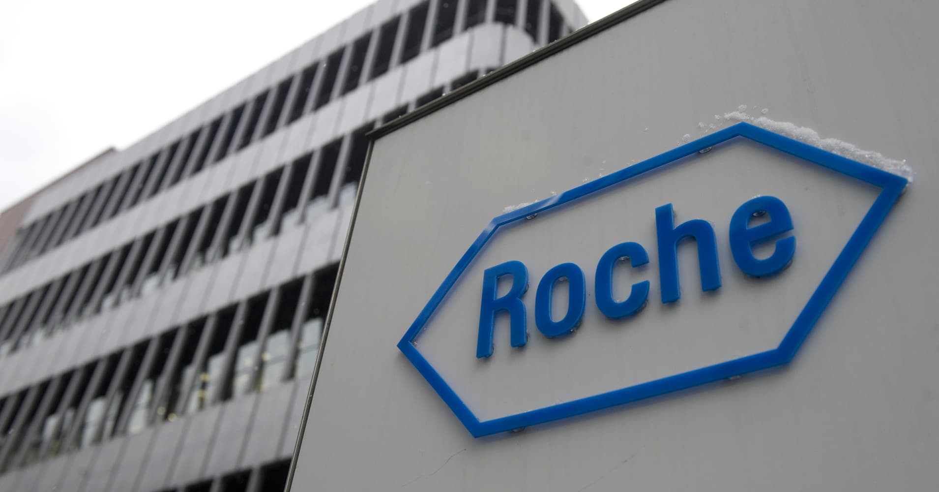 Roche to invest $50 billion in the U.S. as pharma tariff threat lingers