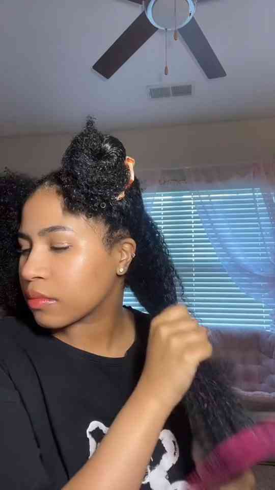 Natural Hairstyle Combing Out Afro for Hair Growth