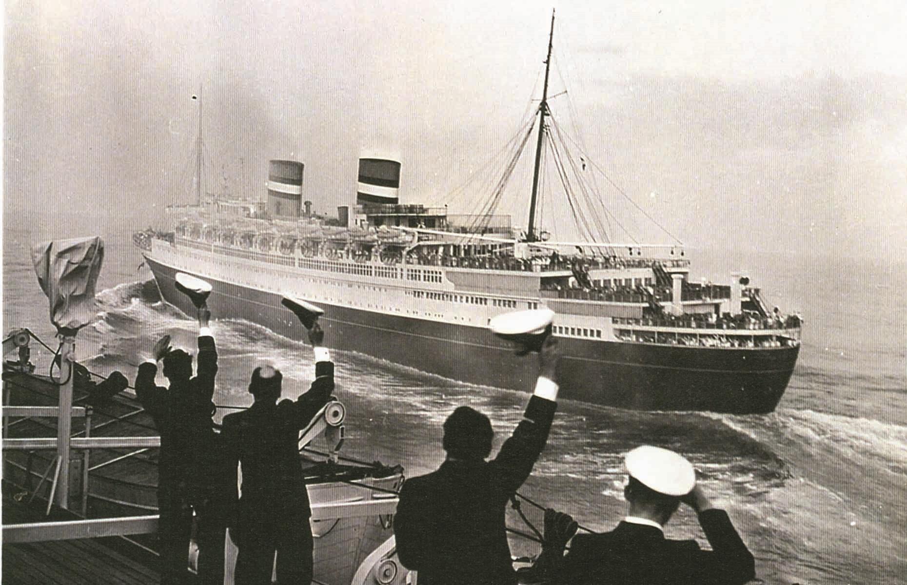 Retro photos show what cruising looked like in decades past