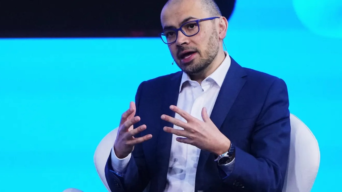 'AGI Is Coming – And We’re Not Ready,' Warns Google DeepMind CEO Demis ...