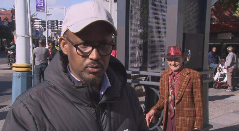 Angry crowds call for justice after man fatally shot by Victoria Police