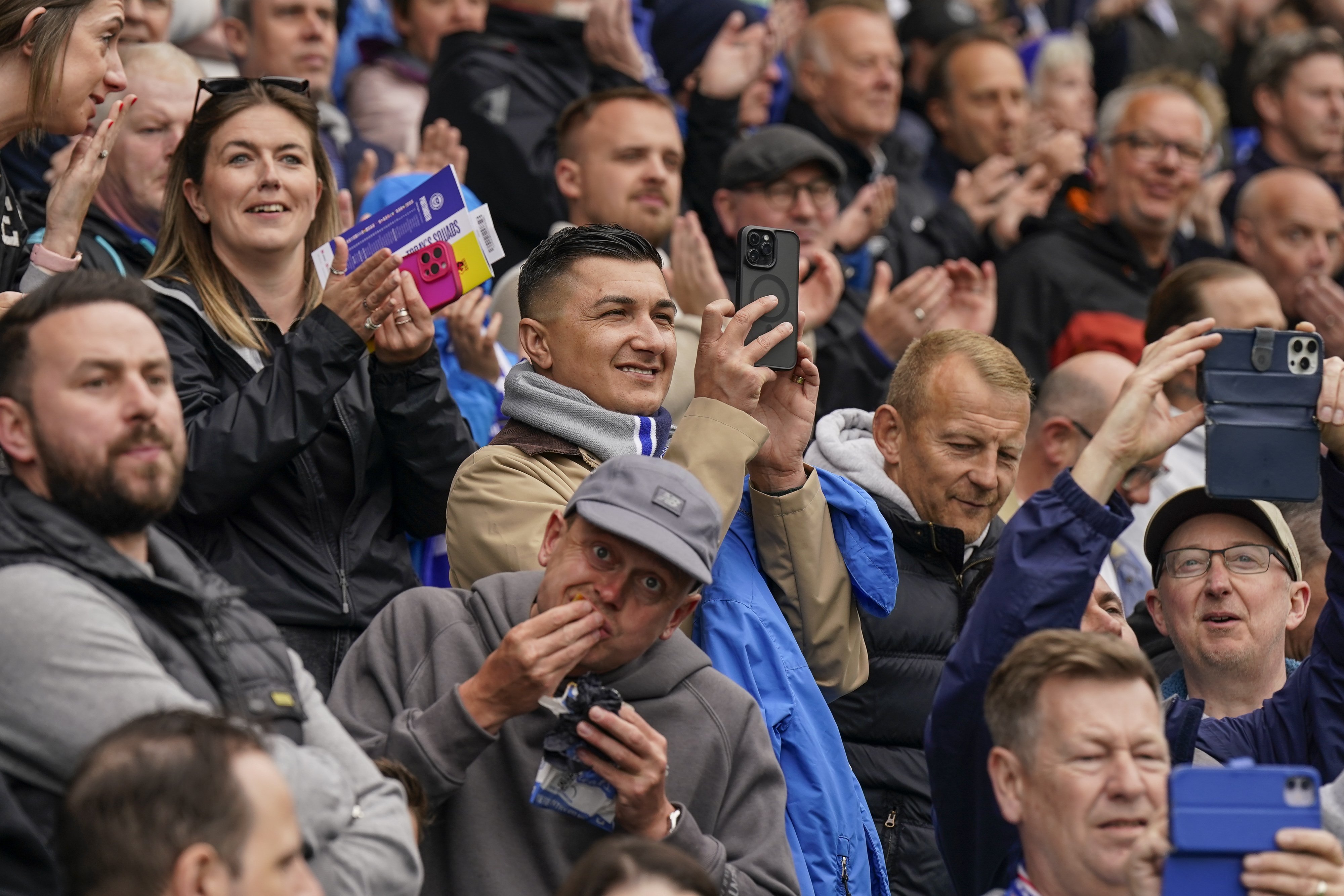 65 brilliant pictures as Portsmouth faithful roar side to Championship ...