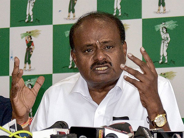 Union Minister HDK questions Congress leader Rayareddy’s U-turn on ‘graft’