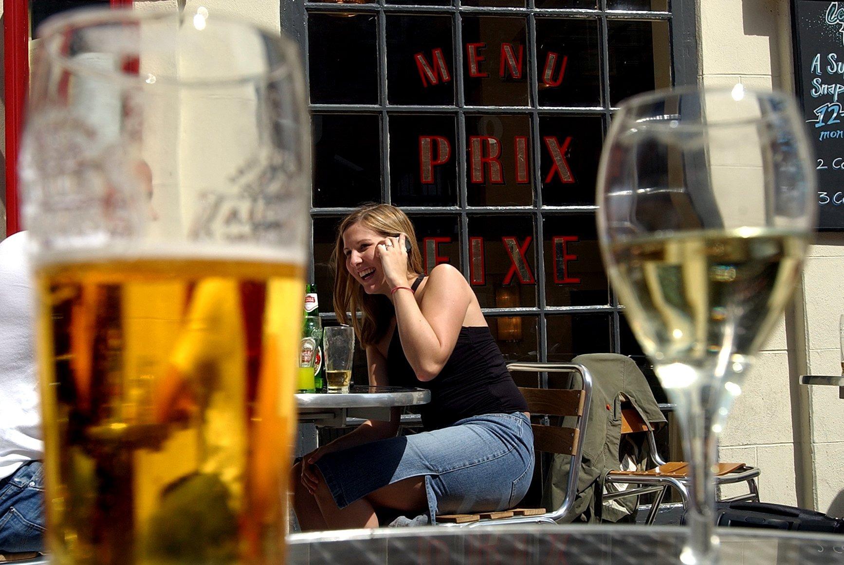 22 of the best photos showcase Leeds cafe culture in the early 2000s