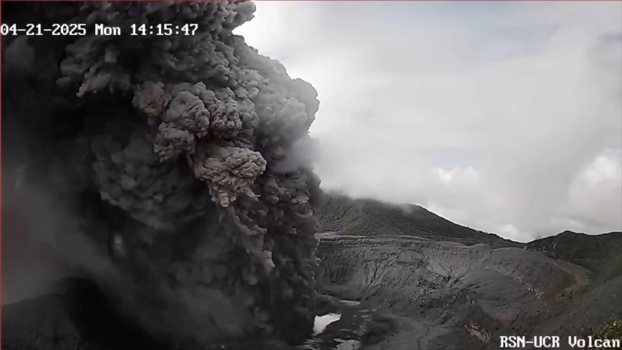 Poás volcano eruption sends 3 km high ash plume over Costa Rica