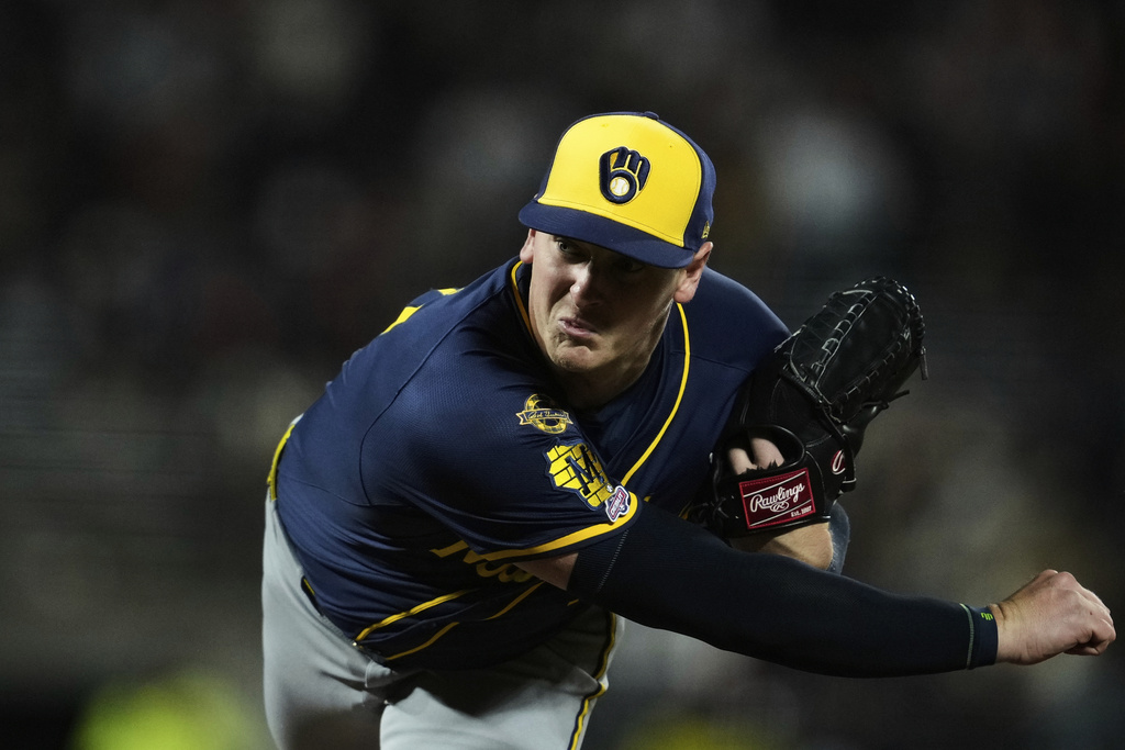 Brewers call up reliever Craig Yoho and the right-hander makes his ...