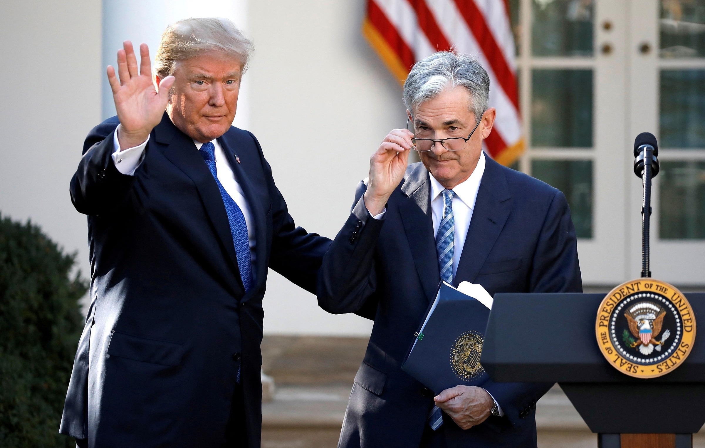 Chuyện gì xảy ra nếu ông Trump có thể sa thải Chủ tịch Fed?