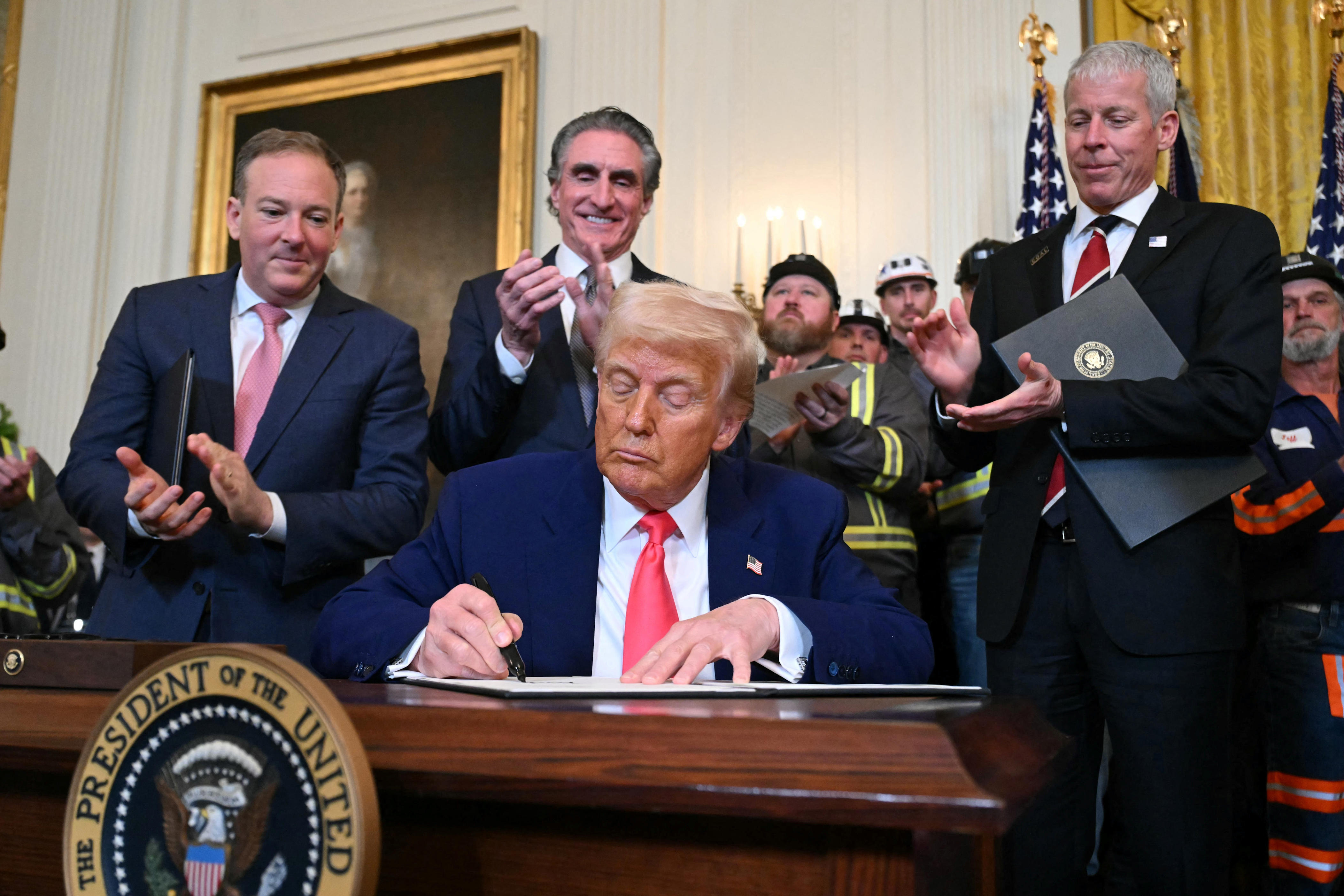 What is Donald Trump's approval rating today? Latest US polls of Fox ...