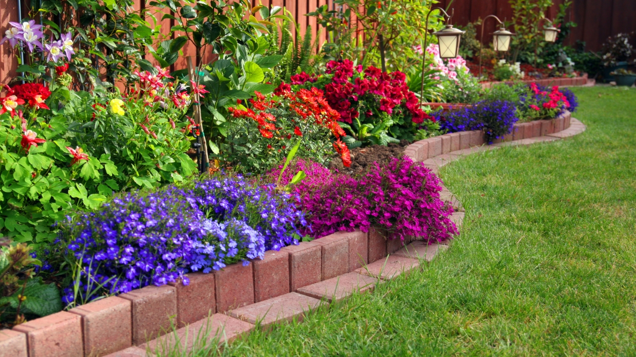 12 landscaping ideas that actually boost home value