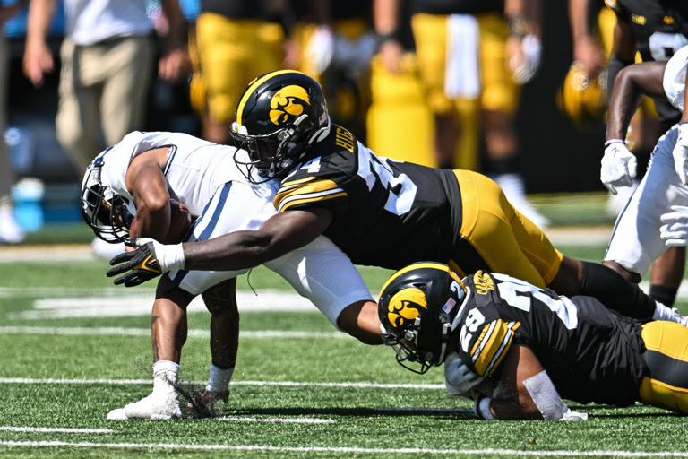 Iowa football LB Jay Higgins cracks top 32 NFL draft prospects for one ...