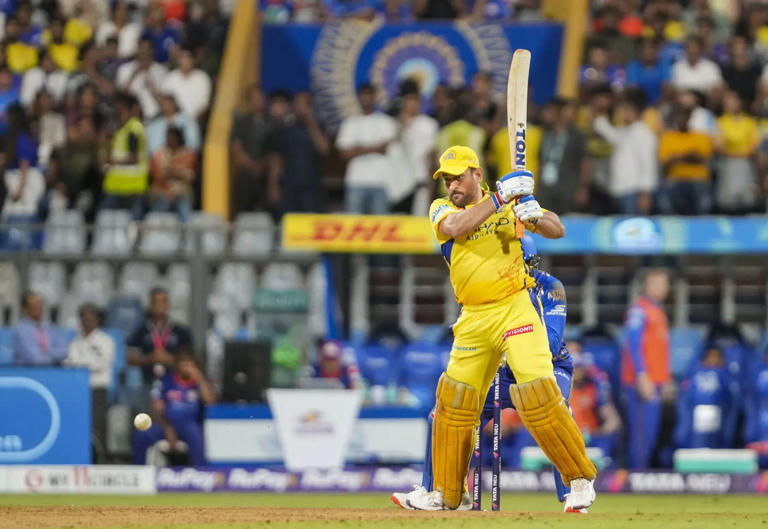 'I drink 5 litres of …': MS Dhoni finally breaks silence on viral rumour