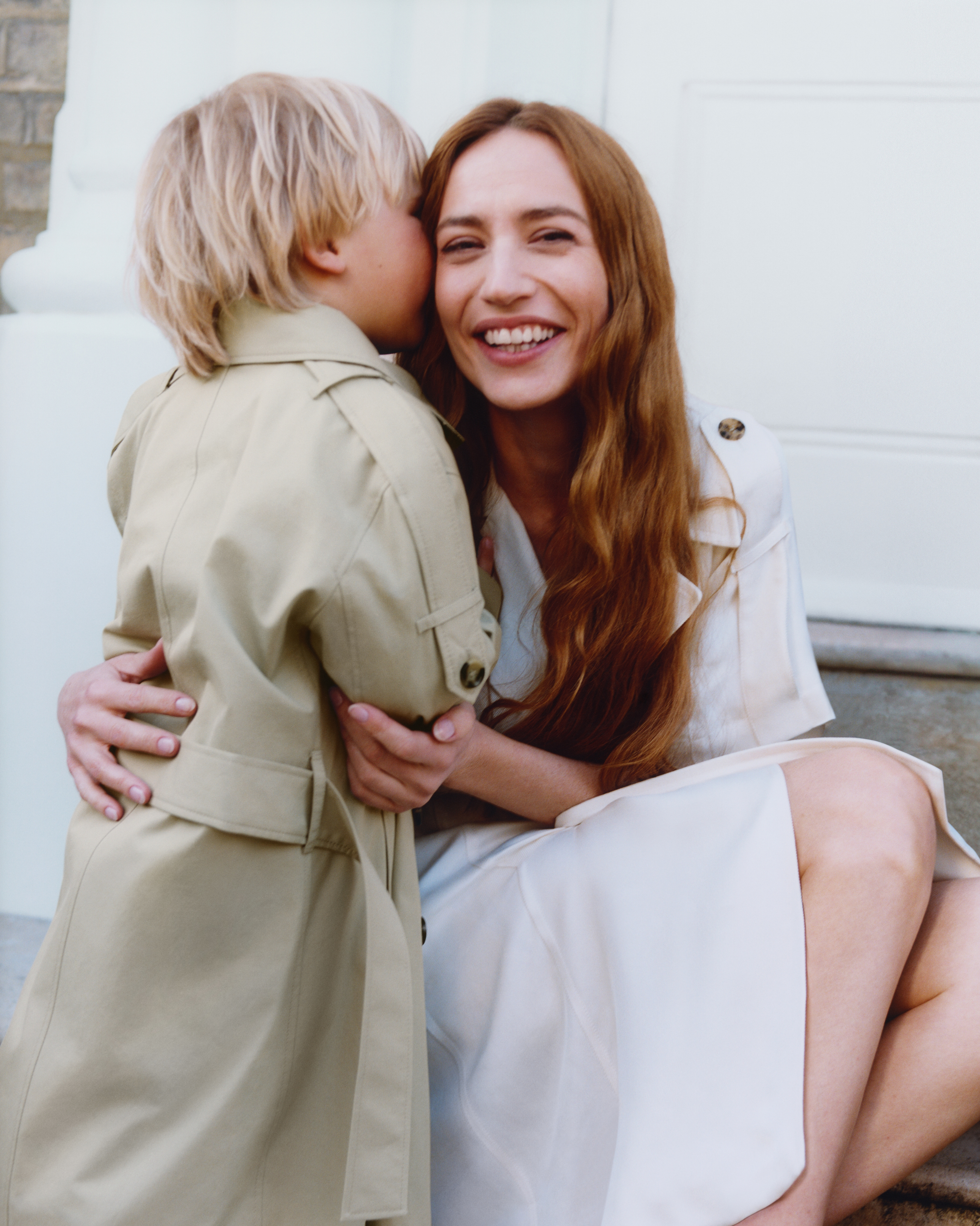 Jerry Hall poses with daughters Georgia May and Lizzy Jagger, plus her ...