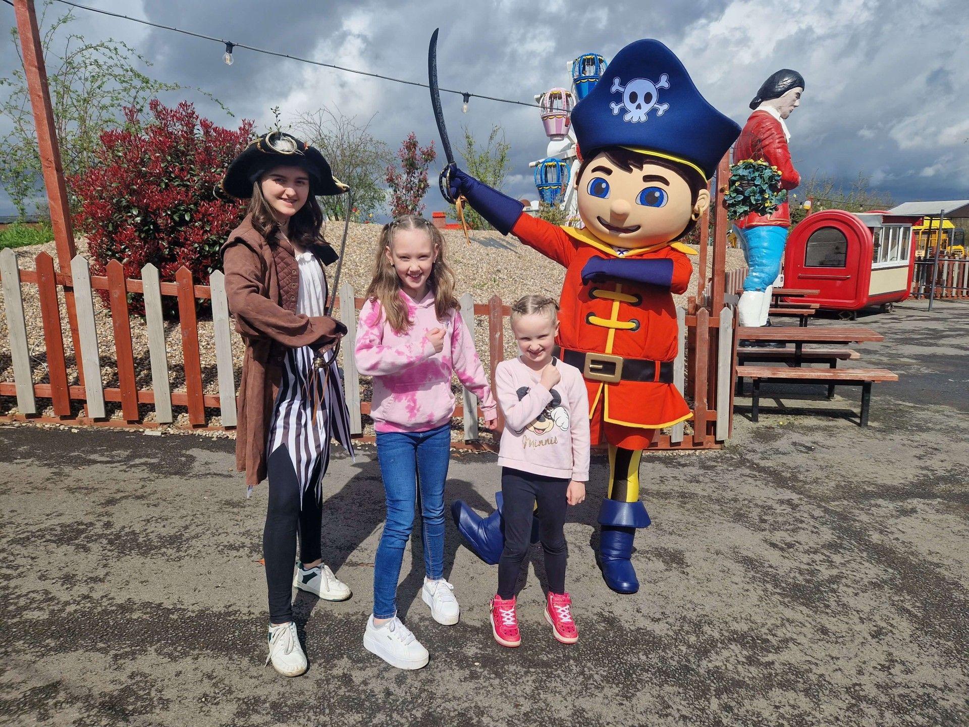 Princesses & Pirates to takeover Gulliver’s World for May bank holiday ...