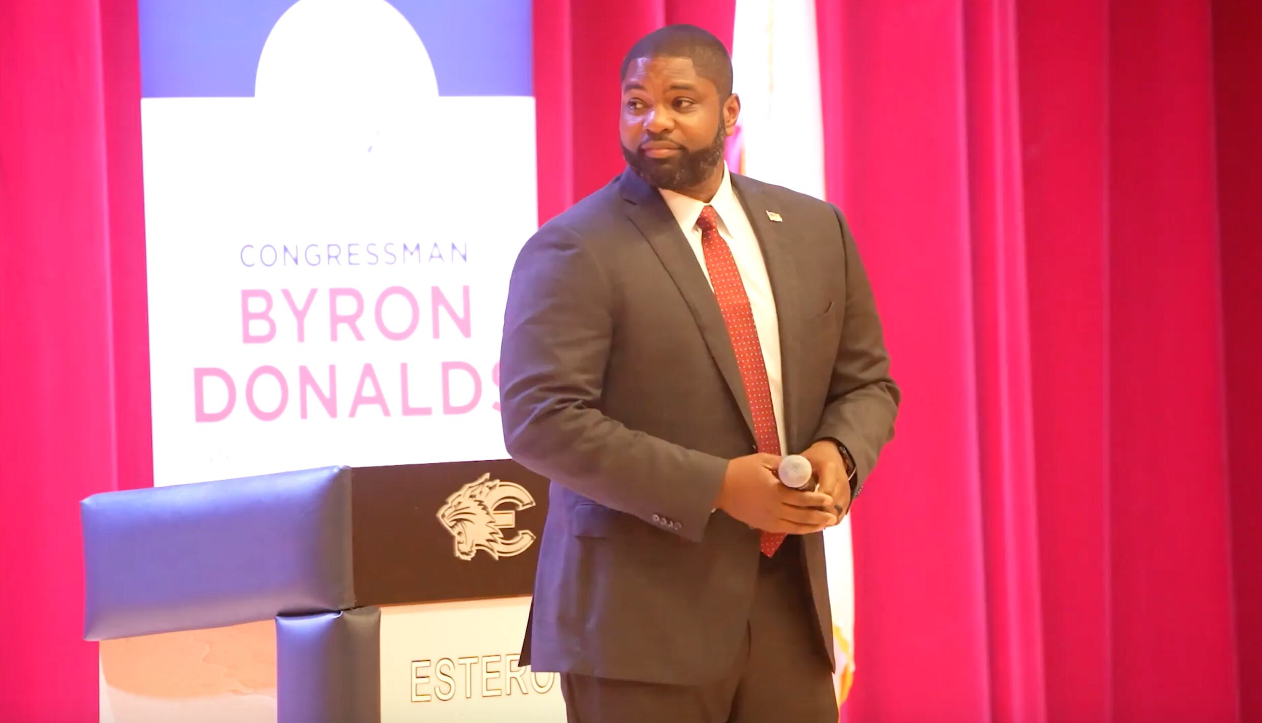 MAGA Rep’s Town Hall Turns Chaotic With Furious Anti-DOGE Backlash