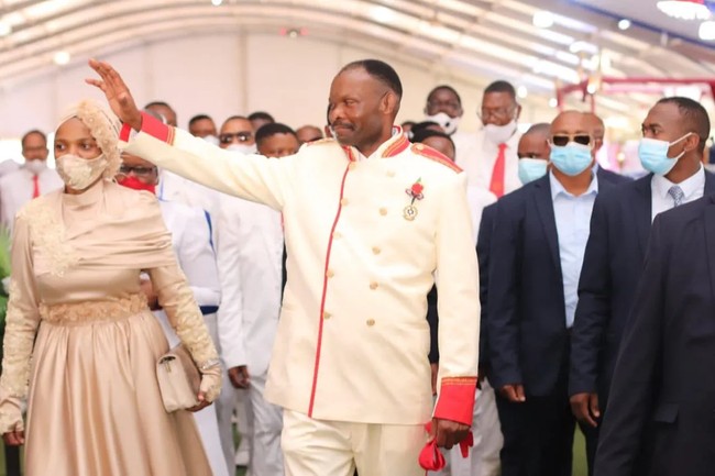 Inside IPHC mass wedding of 3,000: Joyful man marries two wives on ...
