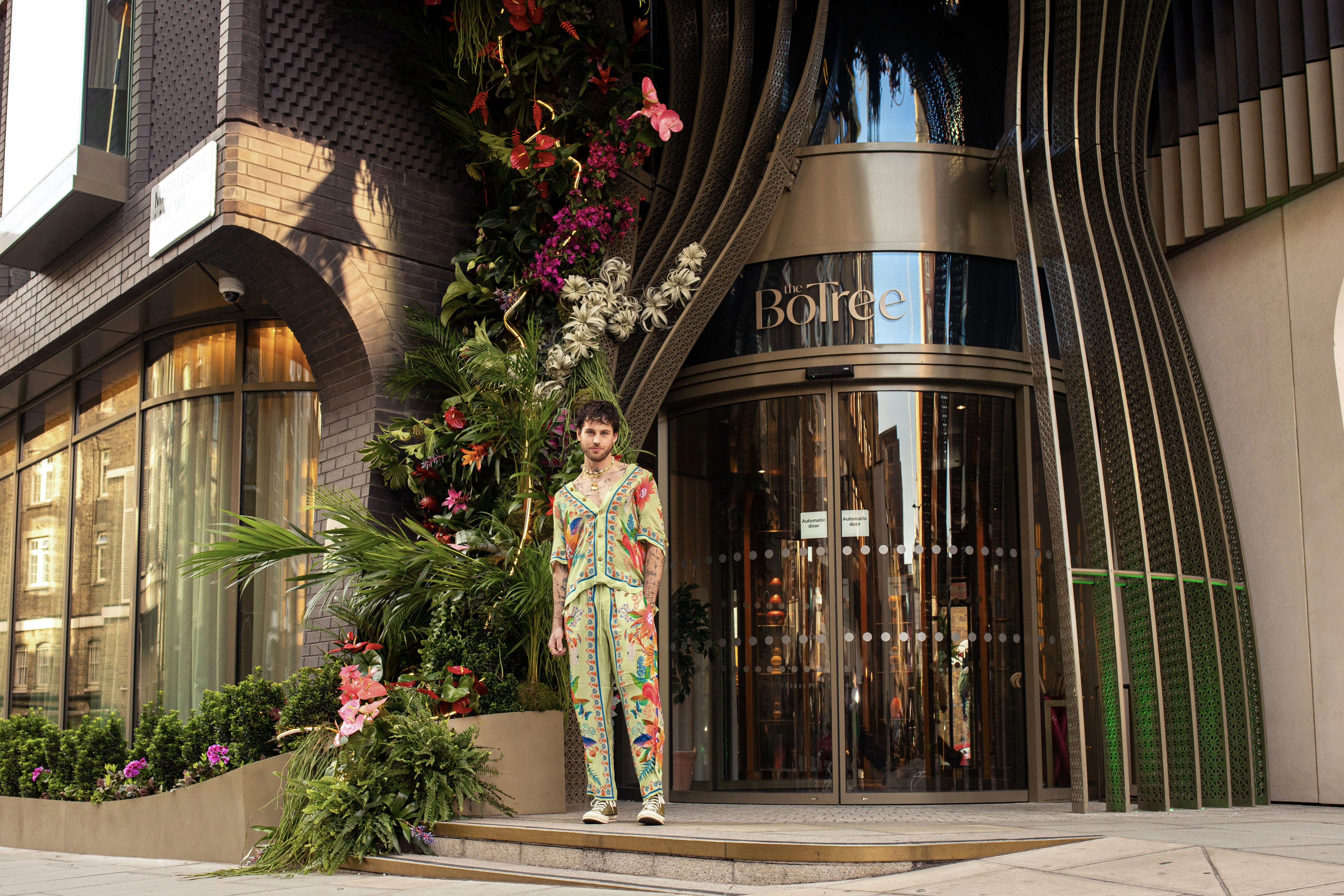 Photos: Luxury Marylebone hotel unveils stunning new spring art ...