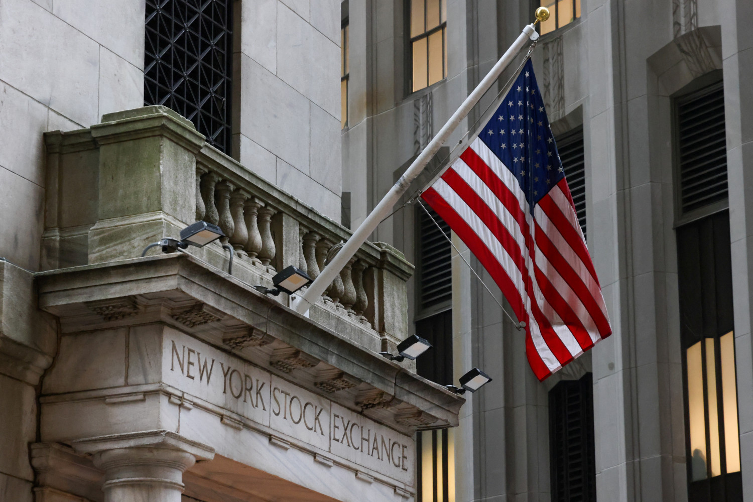 Signo mixto en Wall Street con tanta ilusión como cautela sobre el ...