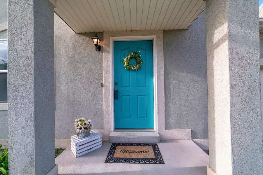 Stunning Front Door Makeover Ideas for Every Home