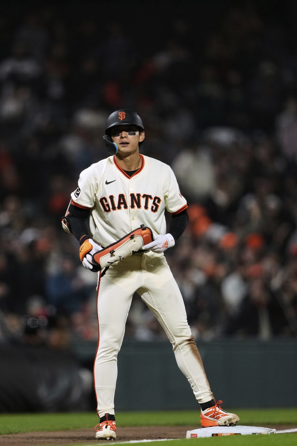 ‘3루타 원샷’ 이정후, MLB 공식 SNS 장식…“바람의 손자 별명 붙은 이유 있다”