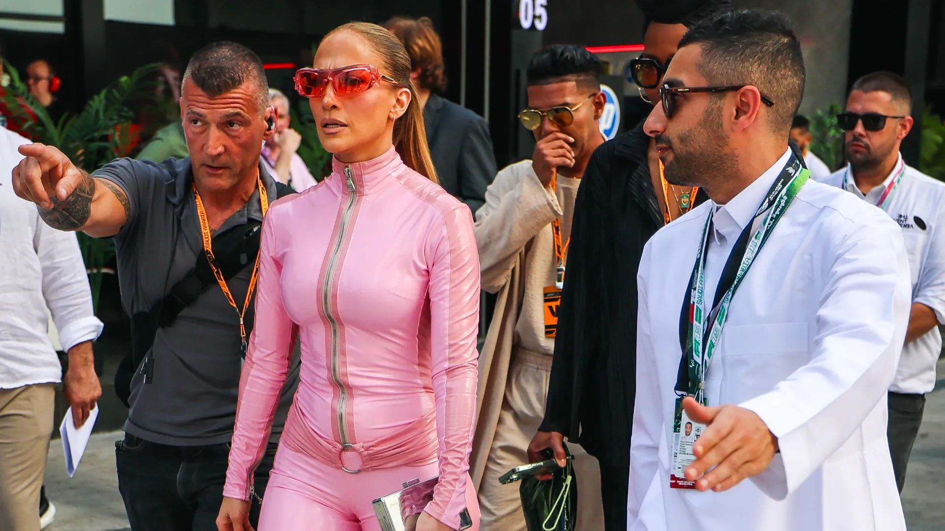 Jennifer Lopez fait des ravages en Formule 1 : les photos