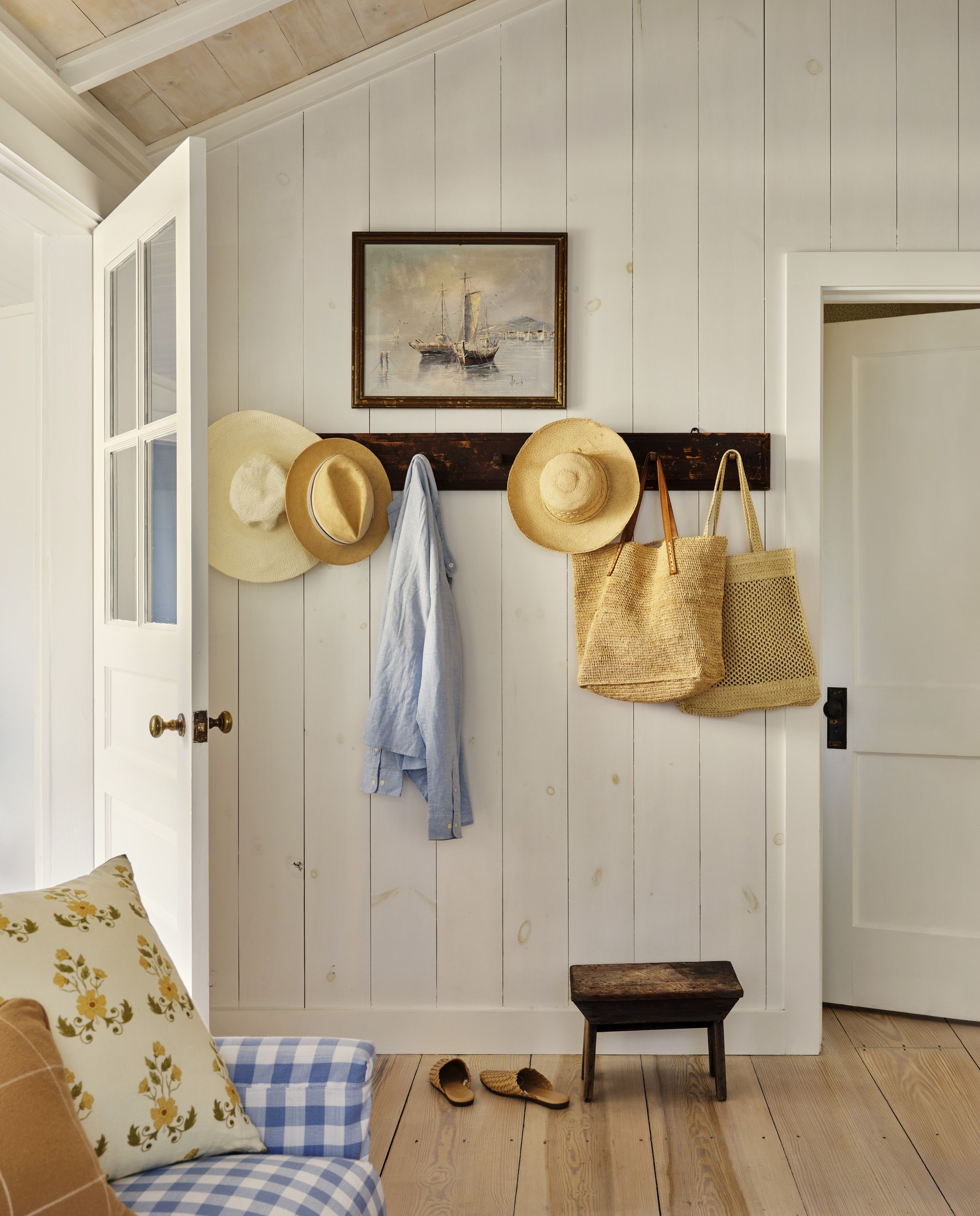 35 Small Entryway Decor Ideas That Make a Big Style Statement