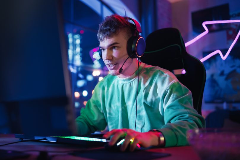 Fortnite servers back after wild 3-hour update packed with unvaulted ...