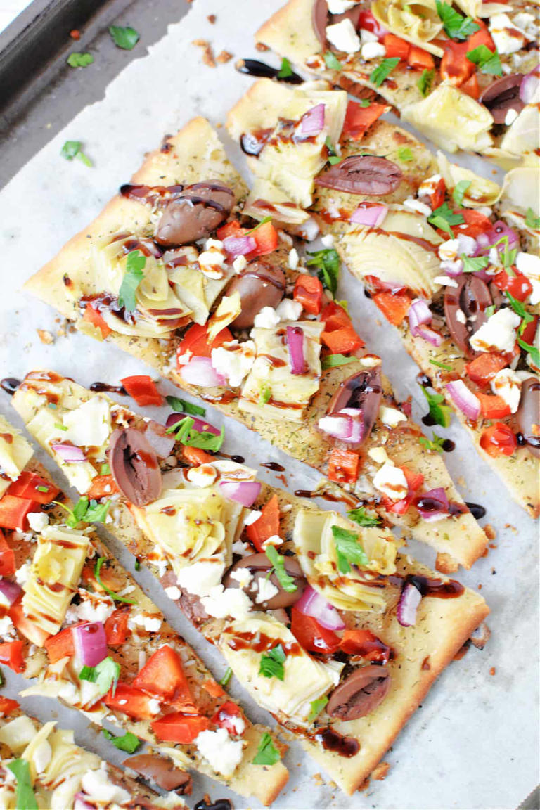 We Love this Mediterranean Flatbread Pizza Recipe