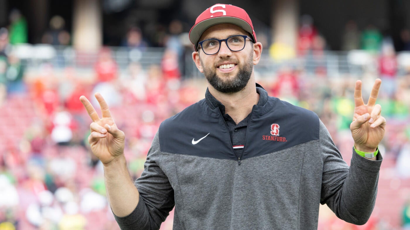 WATCH: Andrew Luck takes QB reps at Stanford spring practice as ...