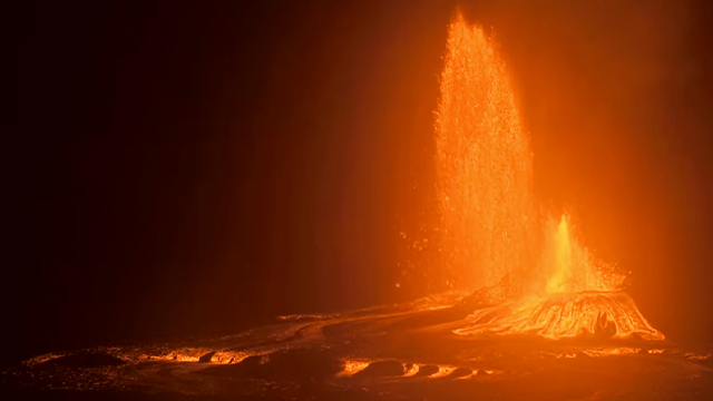 Live: Hawaii's Kilauea volcano shoots lava 650 feet into air as ...