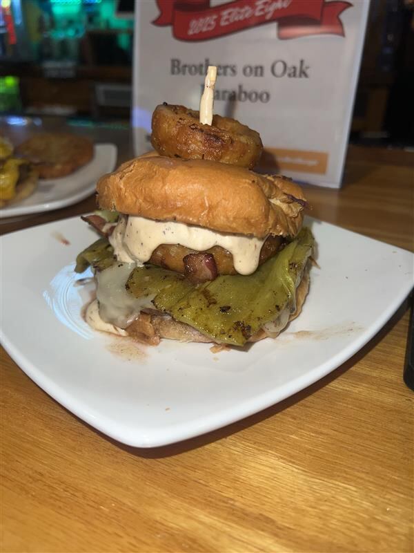 Brothers On Oak compete for title of Wisconsin Best Burger