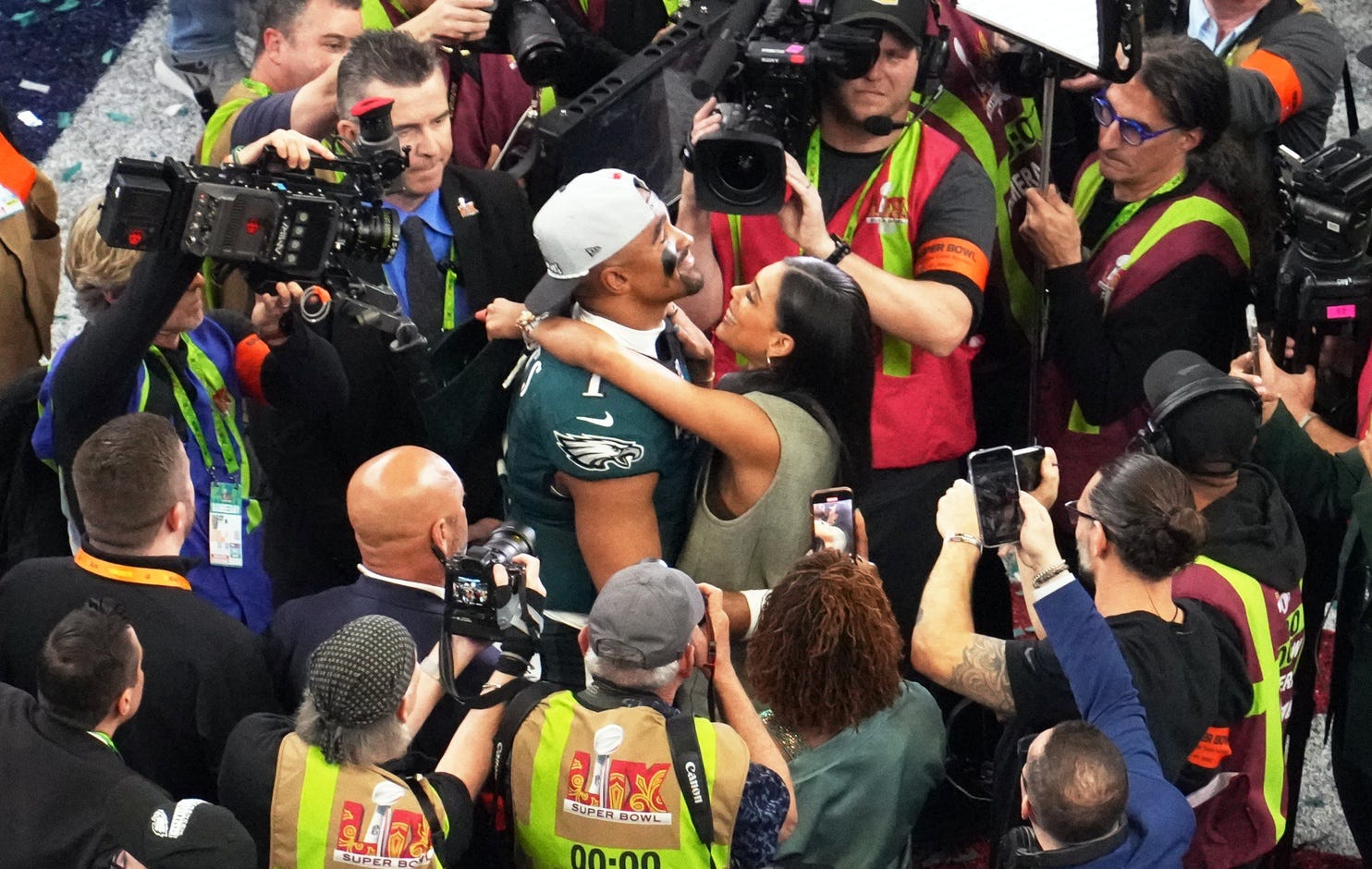 Eagles' QB Jalen Hurts confirms he is married in an interview with Men ...
