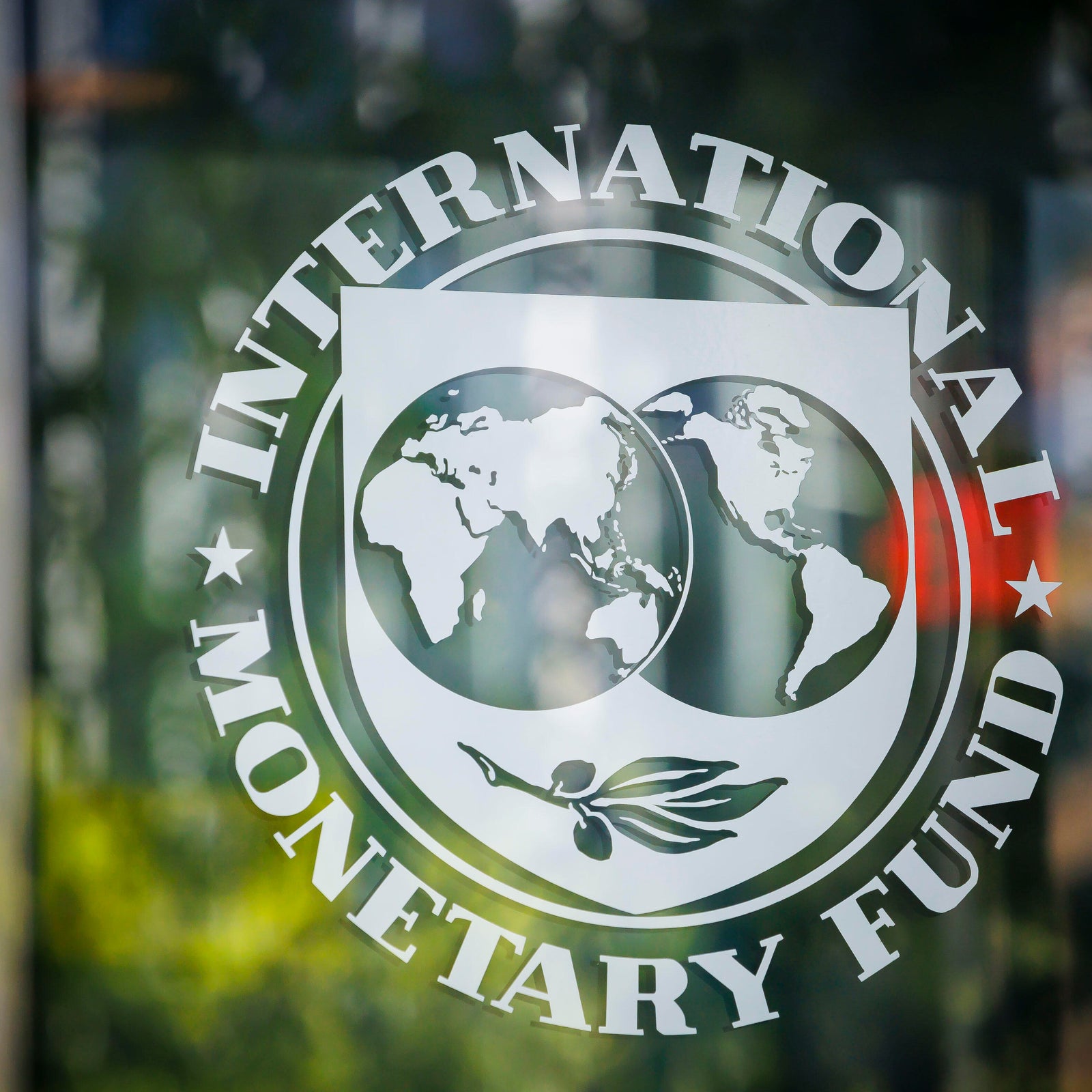 IMF forecasts slower growth for U.S. economy in 2025, citing trade war