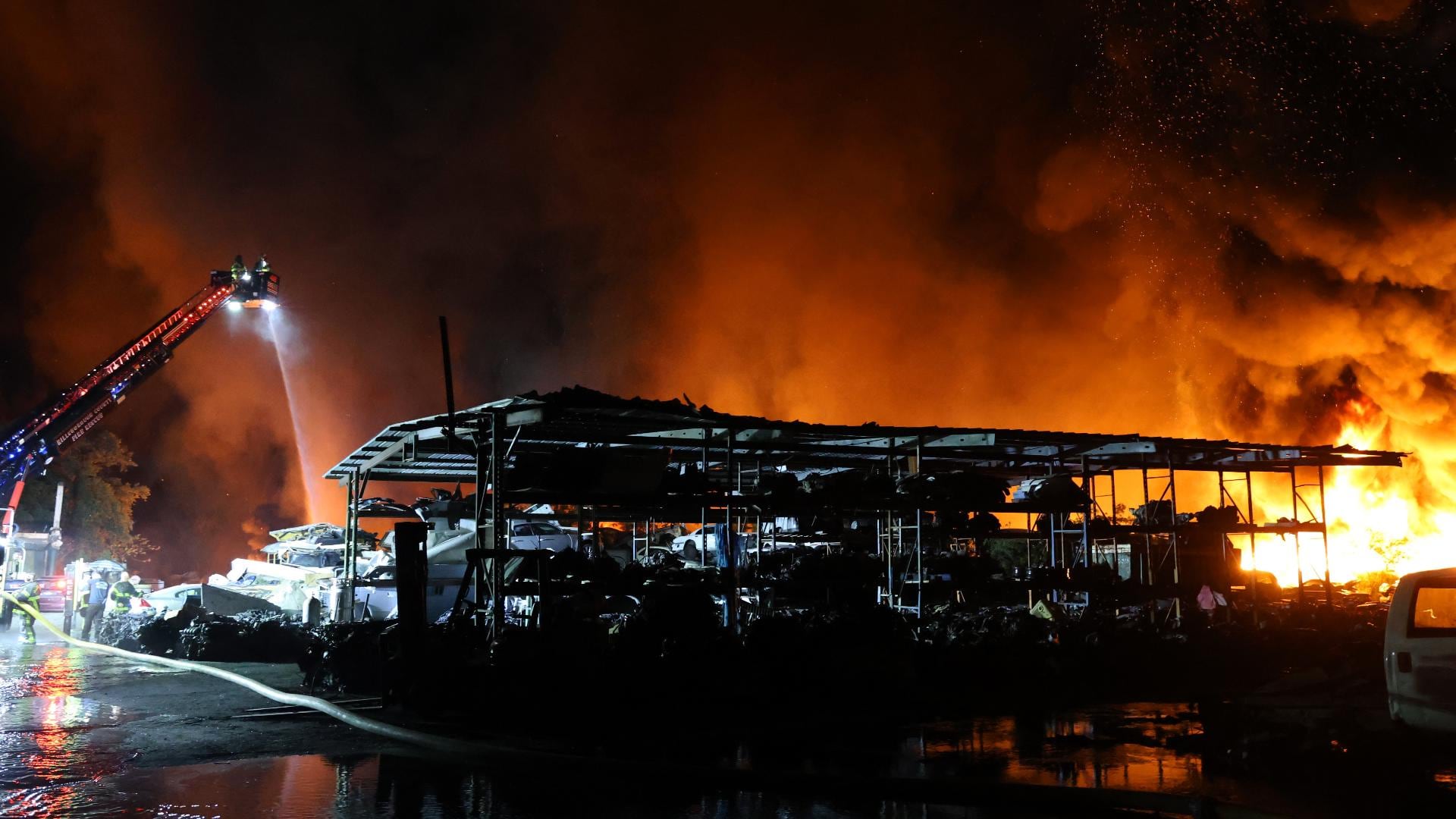 Crews knock out large fire in Riverview