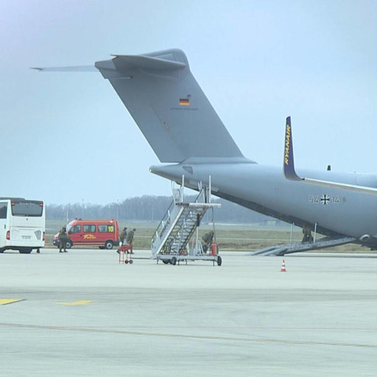 Transportflugzeug der Luftwaffe startet vom Airport Weeze – das steckt ...