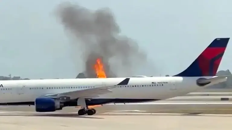 Say What Now? Delta Plane Engine Catches Fire at Orlando Airport ...