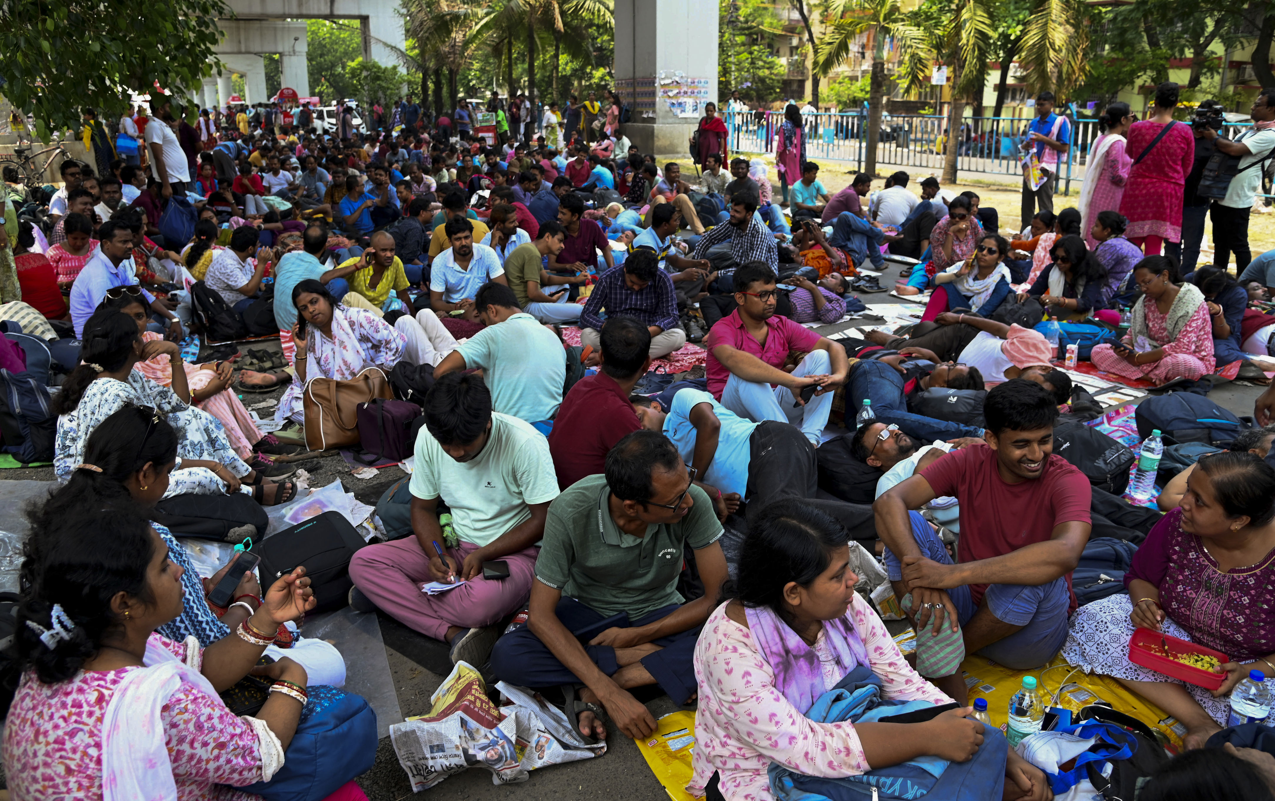 Sacked teachers remain unmoved by Mamata appeal, claim CM making 'false ...