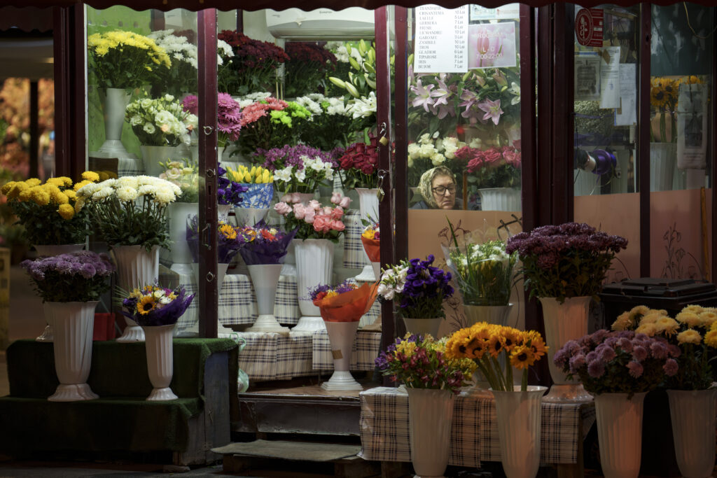 The pros and cons of the global flower market trade