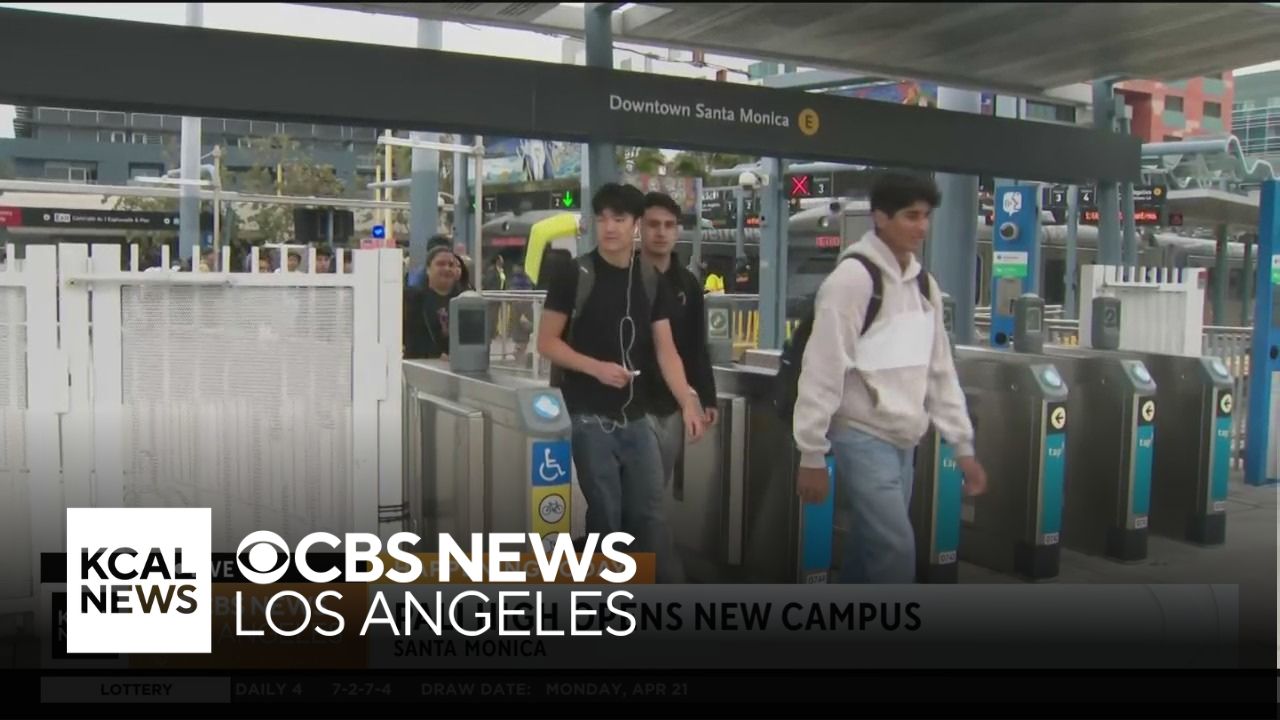 Pali High students return to class at Santa Monica Sears building