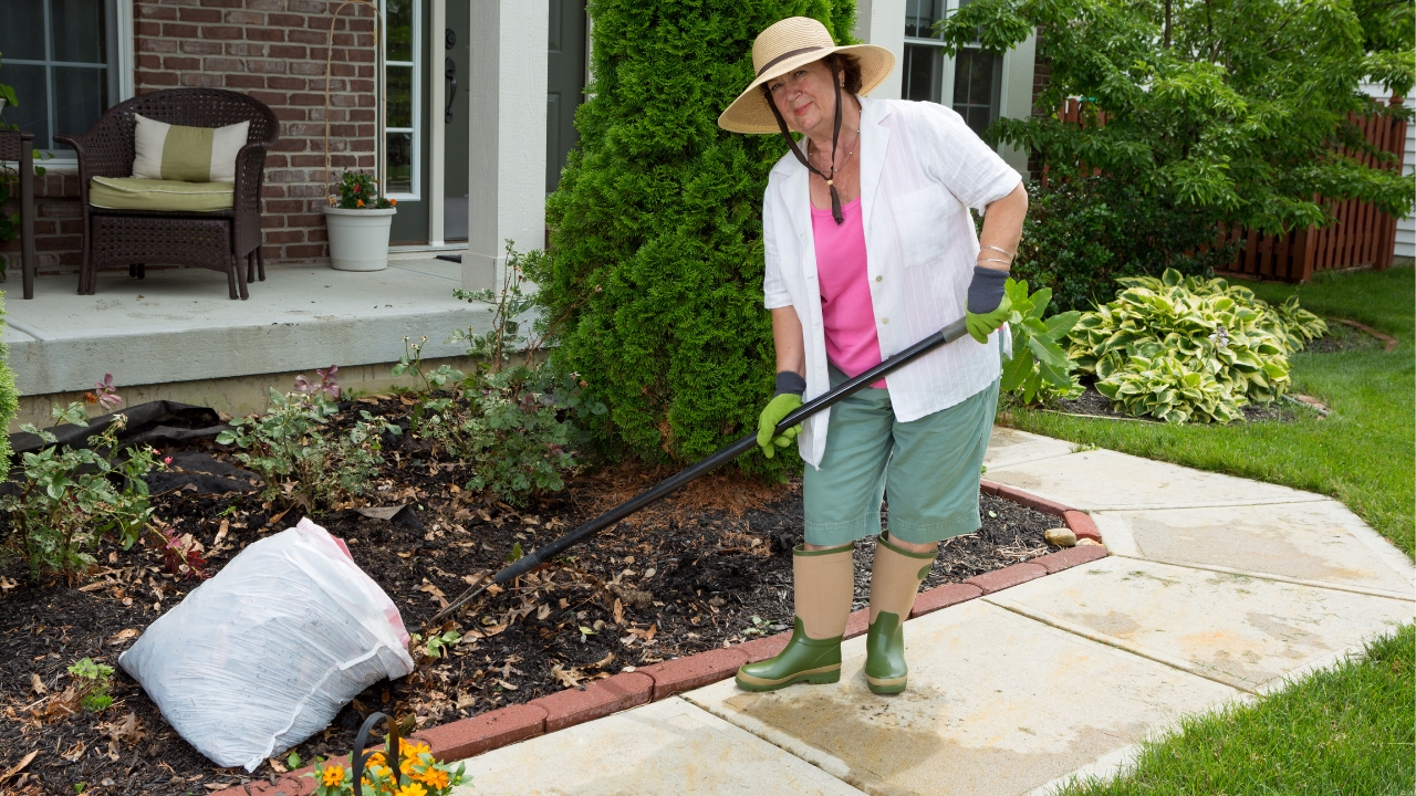 10 Mulch Habits That Could Be Ruining Your Soil