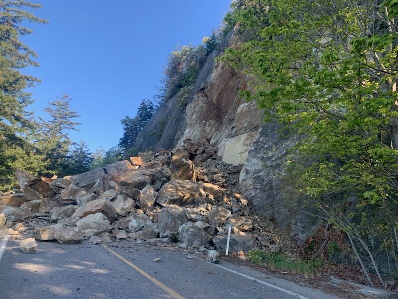 ‘20-foot’ high rockslide shuts down SR 11 in Skagit County
